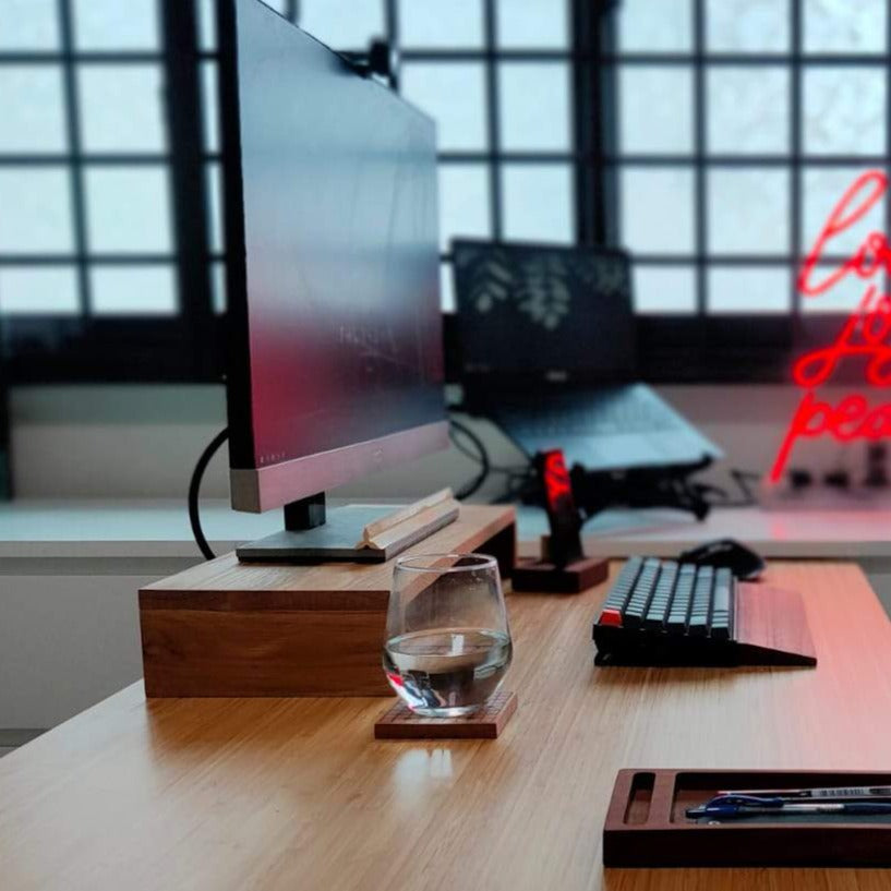 Couple Monitor Stand Making Workshop – tripleeyelid